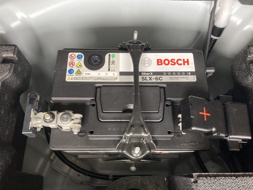 【ノートe-POWER(E13)のバッテリー交換まとめ！】費用やおすすめ、交換方法やリセット手順