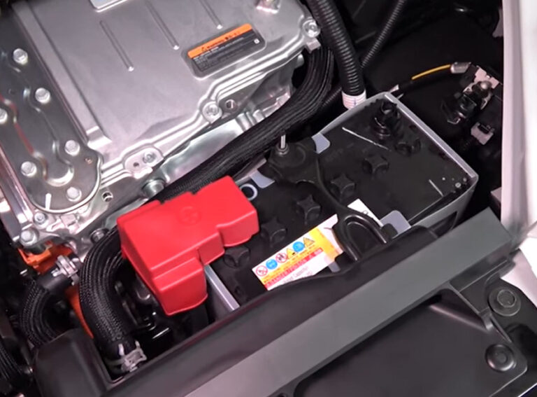 セレナe-Power(C27)のバッテリー交換をDIYで行うための完全ガイド